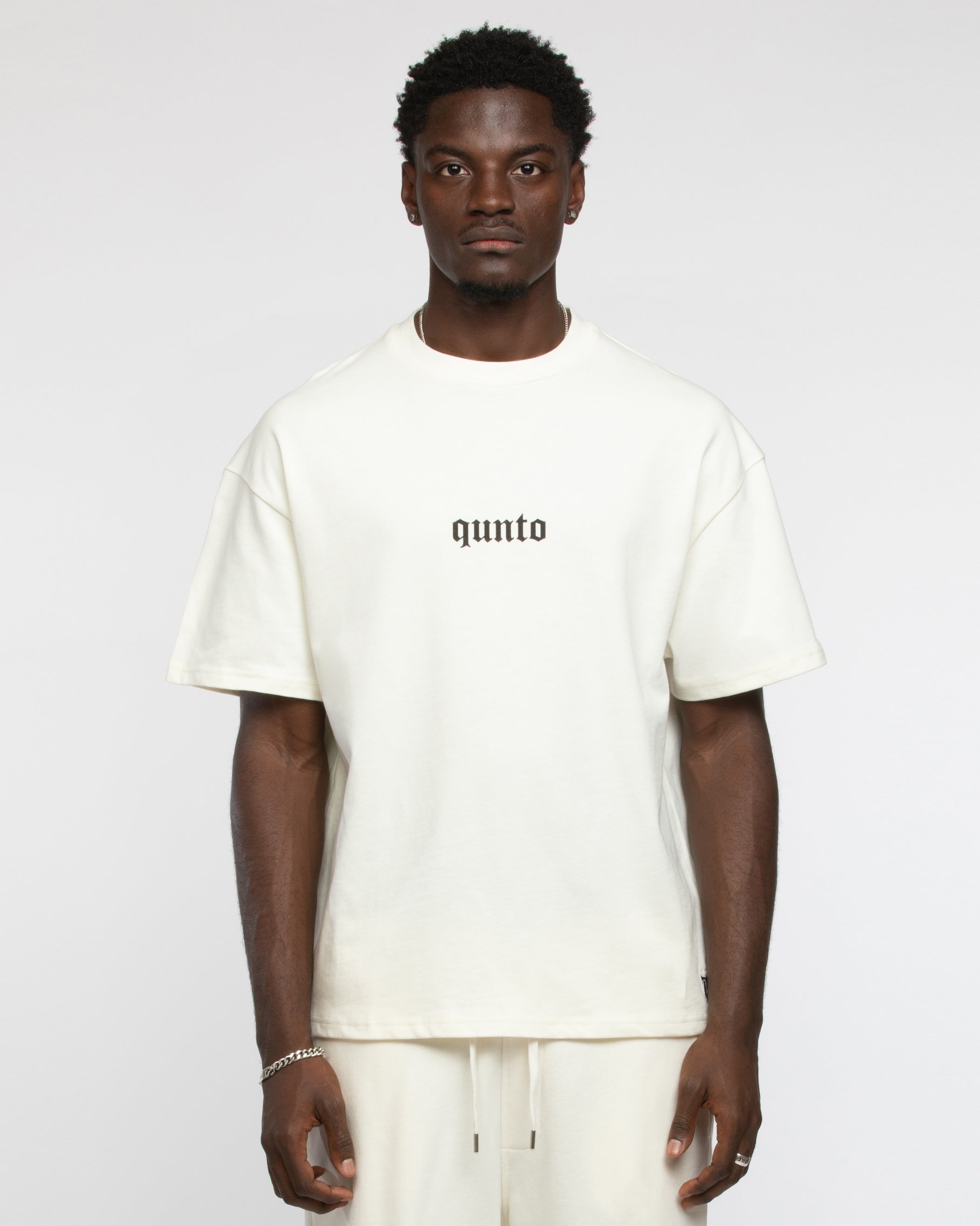 ESSENTIAL Tshirt White – QUNTO™