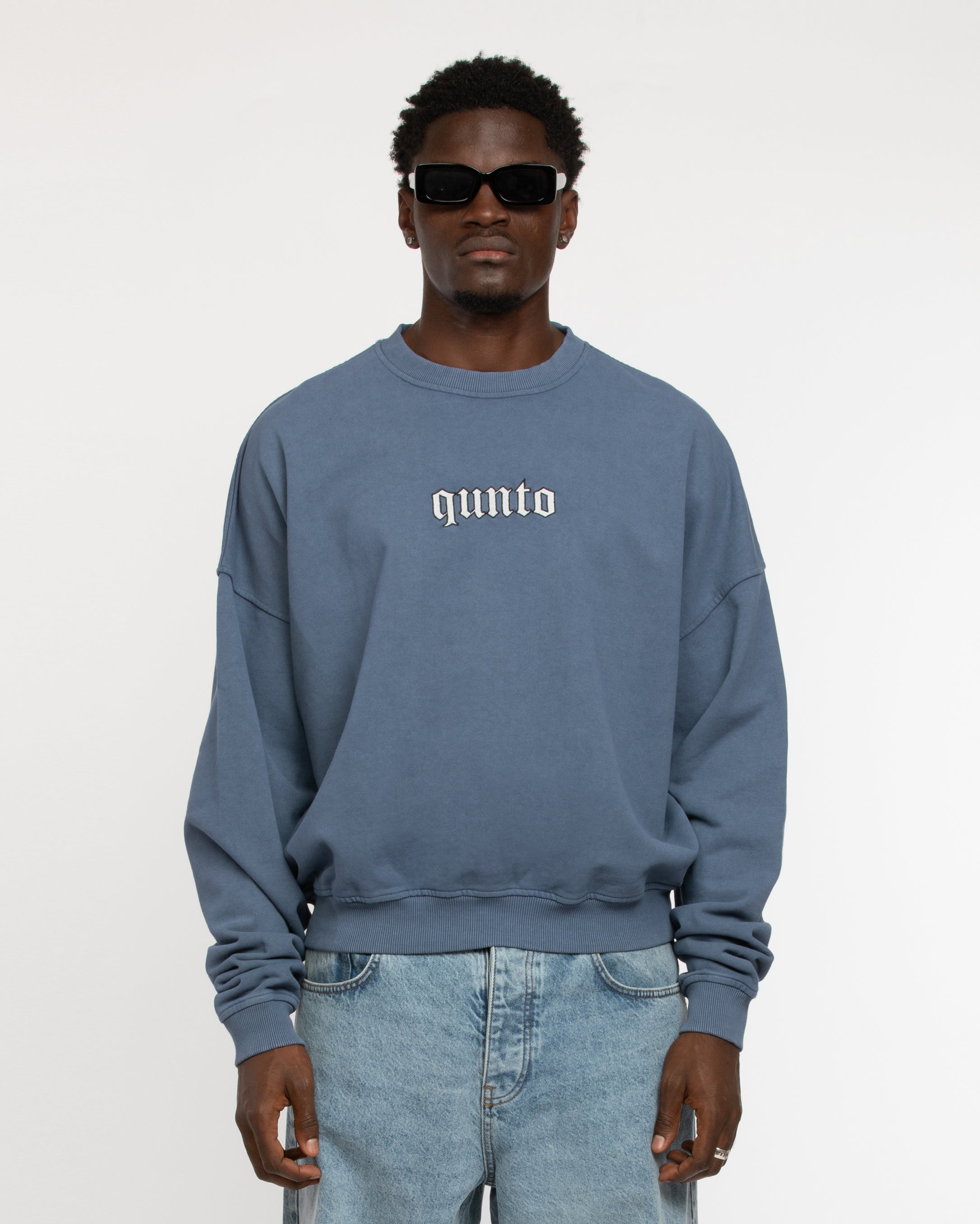 ESSENTIALS BLUE SWEATER – QUNTO™